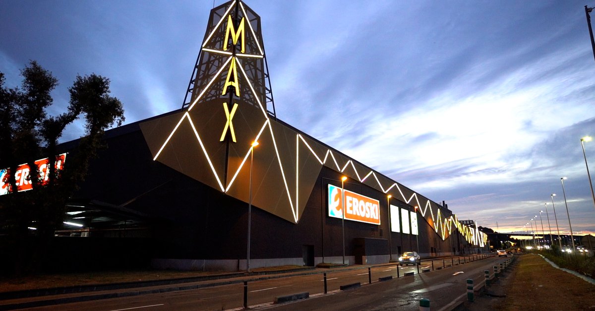 Max Center luce su nueva imagen - Revista Centros Comerciales