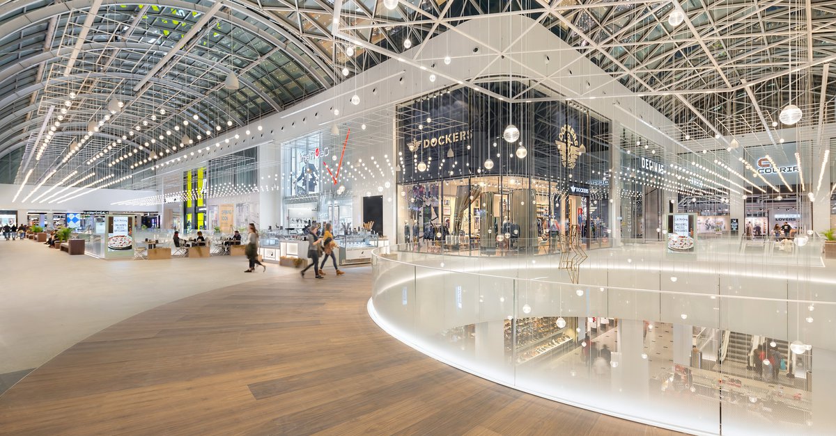 Diagonal Mar amplía su oferta comercial con Futbol Emotion - Revista ...